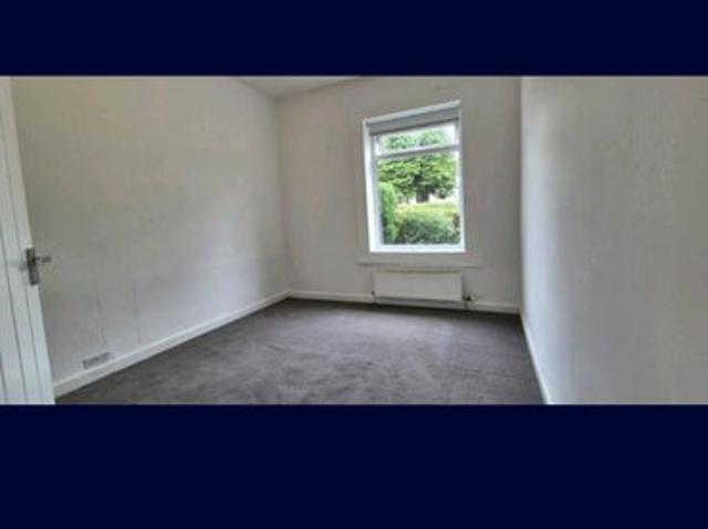 Room at Croftend Avenue, Glasgow