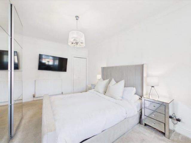 Room at Crofton Avenue, Glasgow