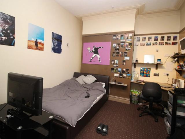 Room at Cross Cliff Road, Leeds