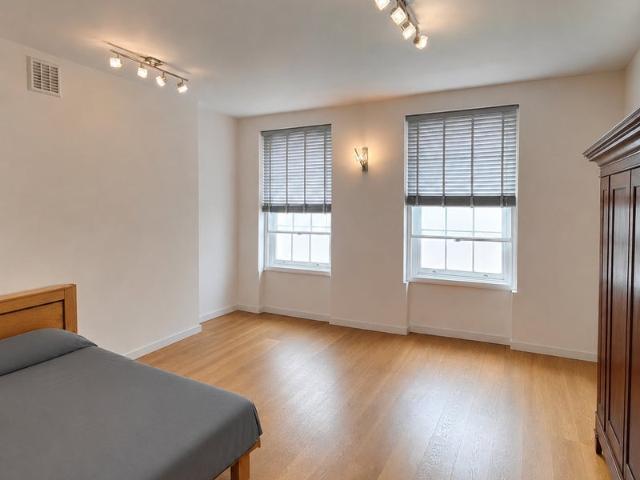 Room at Cross Street, Greater London