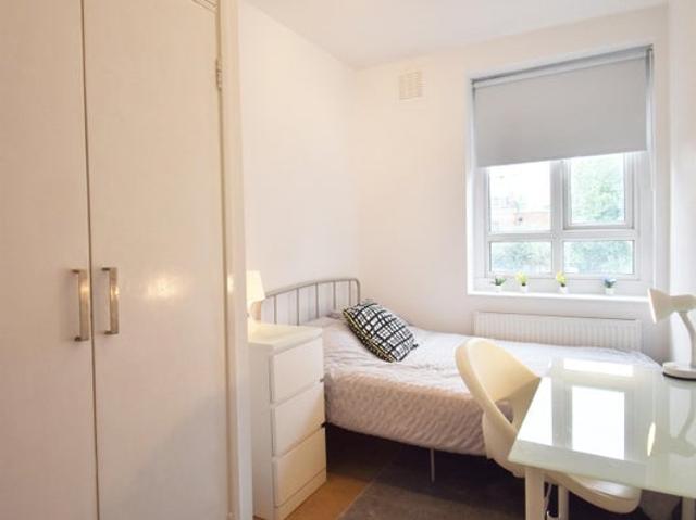Room at Crossford Street, Greater London