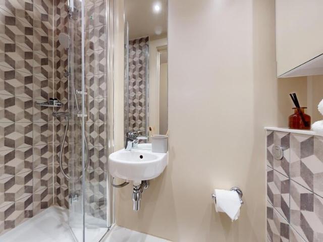 Apartment at Crossharbour Plaza, Greater London