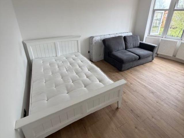 Room at Crossway, Greater London