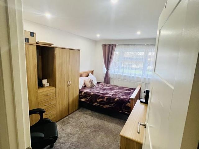 Room at Crossways, Crawley