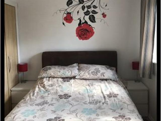 Room at Crow Nest Drive, Leeds