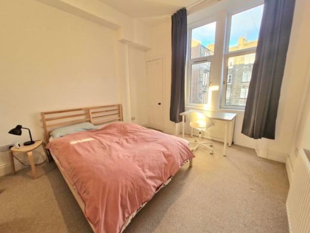 Room at Crow Road, Glasgow