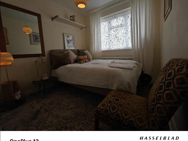 Room at Crown Lane, Greater London
