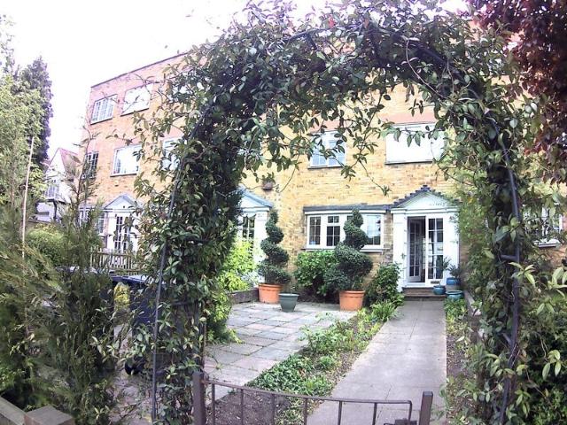 Room at Crown Lane, Greater London