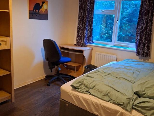 Room at Croxford Gardens, Cherwell District
