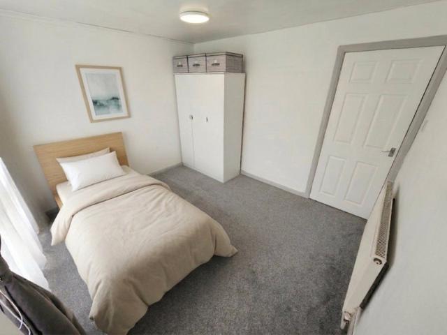 Room at Croyde Close, Leicester