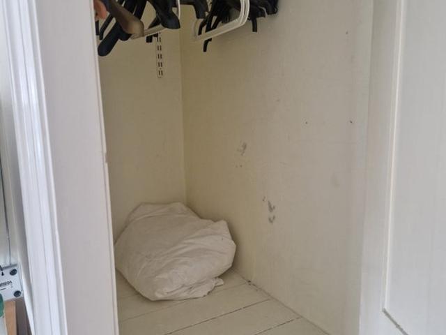 Room at Croydon Road, Greater London