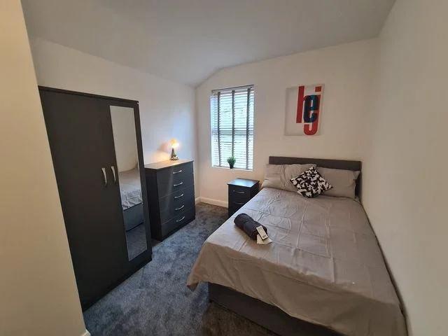 Room at Crumpsall Lane, Manchester