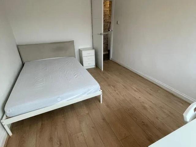 Room at Crystal Way, Greater London