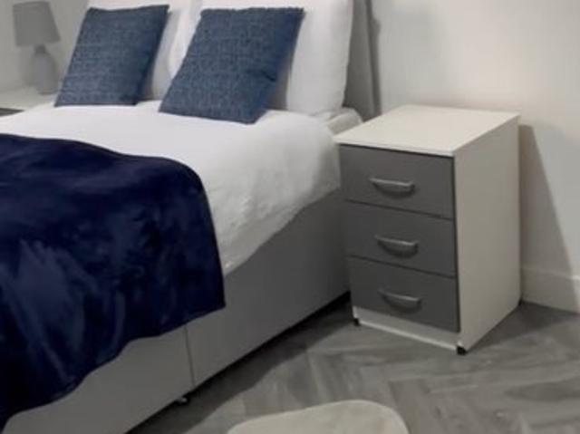Room at Duchess Parade High Street, Sandwell