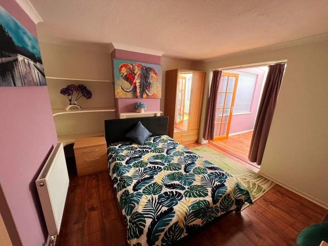 Room at Duke Street, Taunton