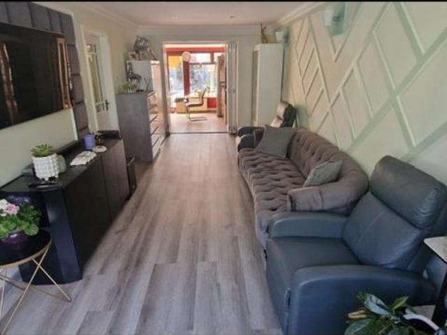 Room at Duke Street, Taunton