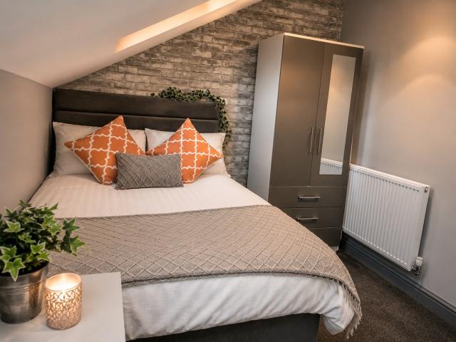 Room at Dulverton Road, Leicester