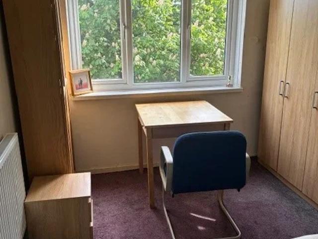 Room at Dulwich Wood Park, Greater London