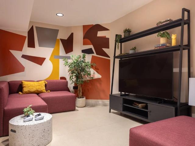 Room at Dumbarton Road, Glasgow