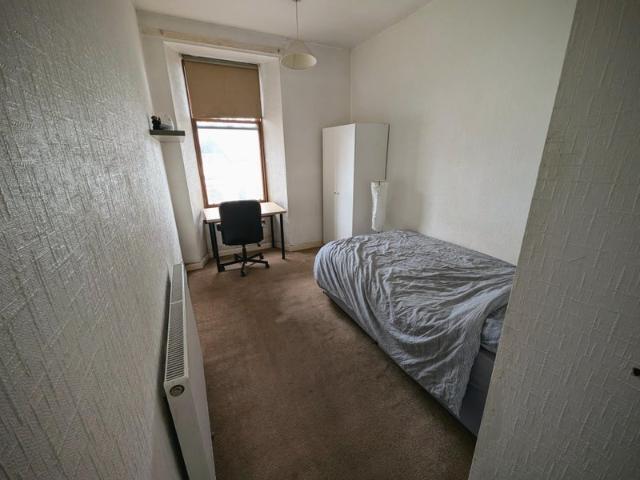 Room at Dumbarton Road, Glasgow