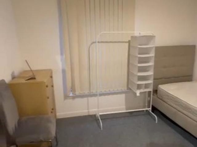 Room at Dumbarton Road, Glasgow
