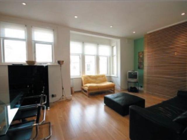 Room at Dumbarton Road, Greater London
