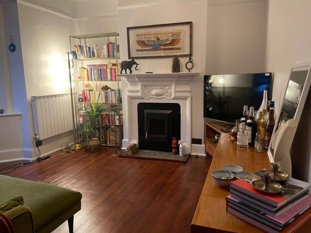 Room at Dumbarton Road, Greater London