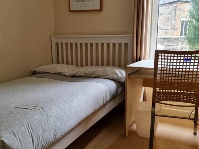 Room at Dumbiedykes Road, City of Edinburgh