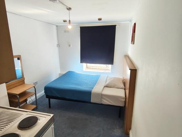 Room at Dumfries Street, Luton
