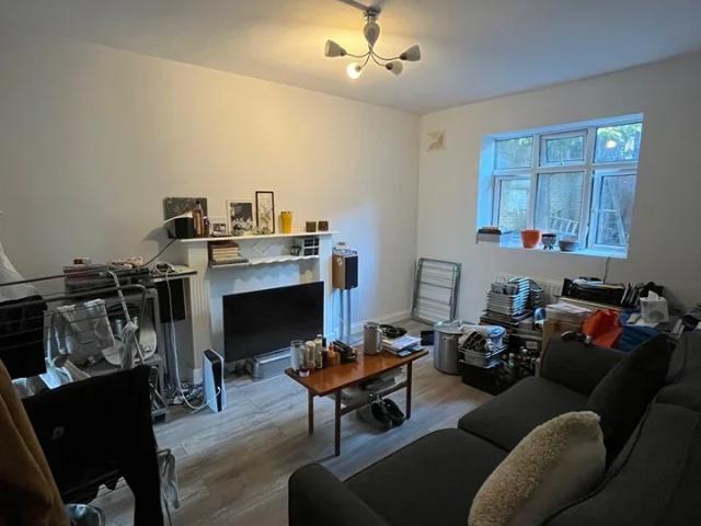 Room at Dunn Street, Greater London