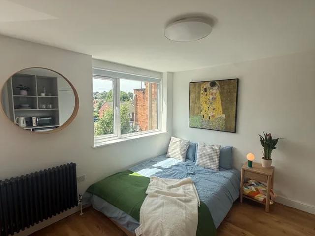 Room at Duncan Close, Greater London