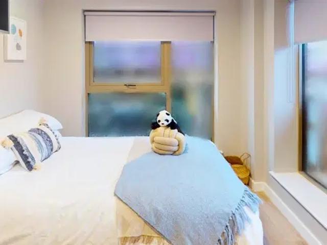 Room at Duncombe Street, Leeds