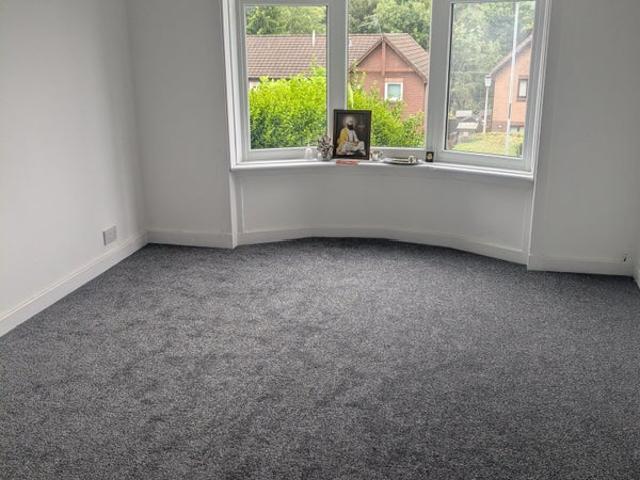 Room at Dundee Drive, Glasgow