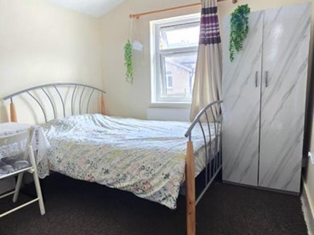 Room at Dundee Road, Greater London