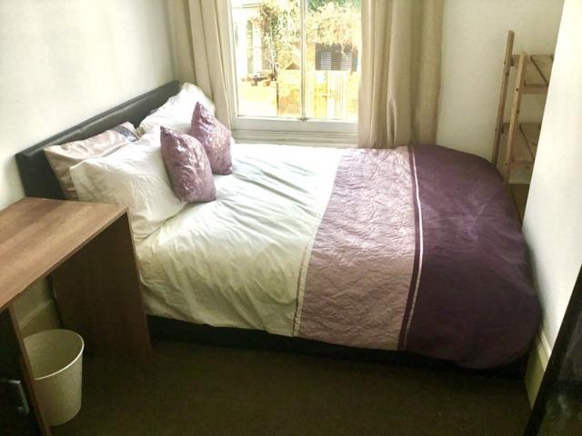 Room at Dunlace Road, Greater London