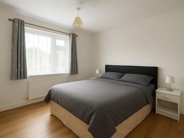Room at Dunraven Avenue, Luton