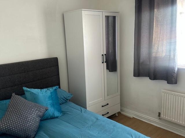 Room at Dunraven Avenue, Luton