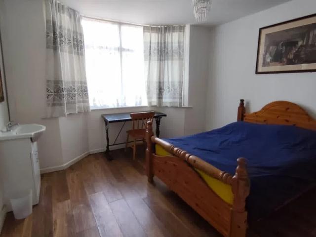 Room at Dunstable Road, Luton