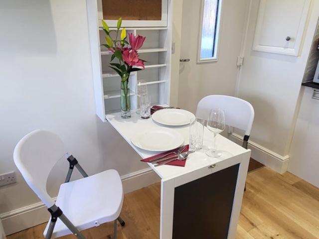 Room at Dunstall Road, Barton le Clay