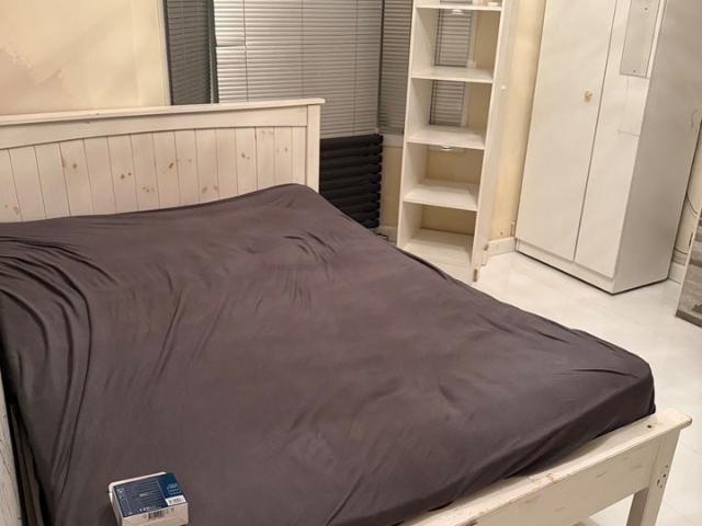 Room at Durham Rise, Greater London