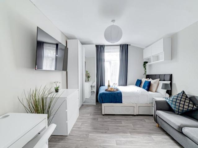 Room at Durham Road, Greater London