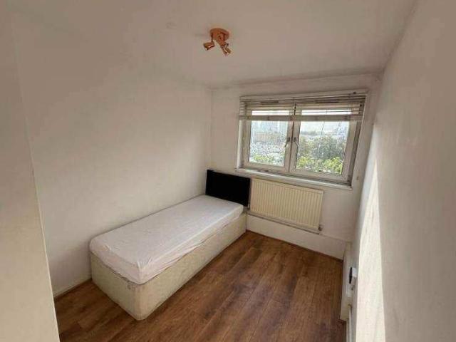 Room at Durward Street, Greater London