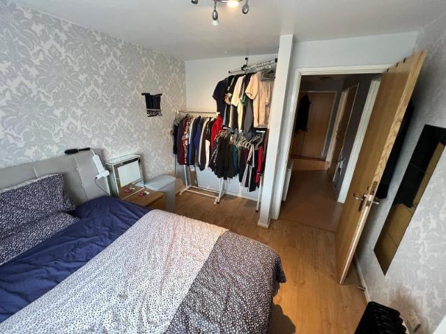 Room at Dyson's Road, Greater London