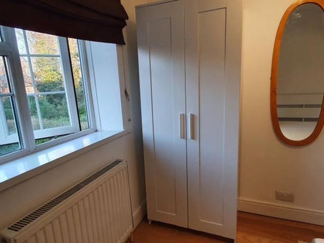 Room at Daffodil Street, Greater London