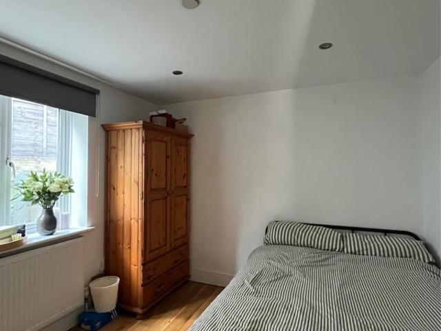 Room at Daleview Road, Greater London