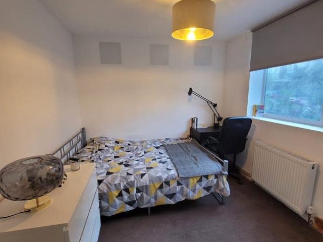 Room at Daley Street, Greater London