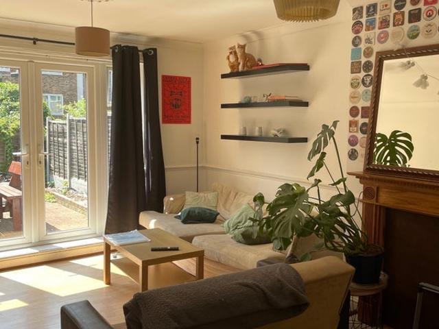Room at Daley Street, Greater London