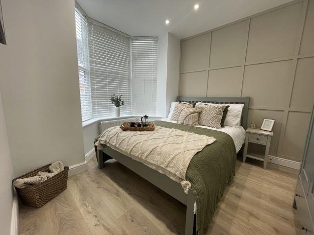 Room at Dale Street, Rugby