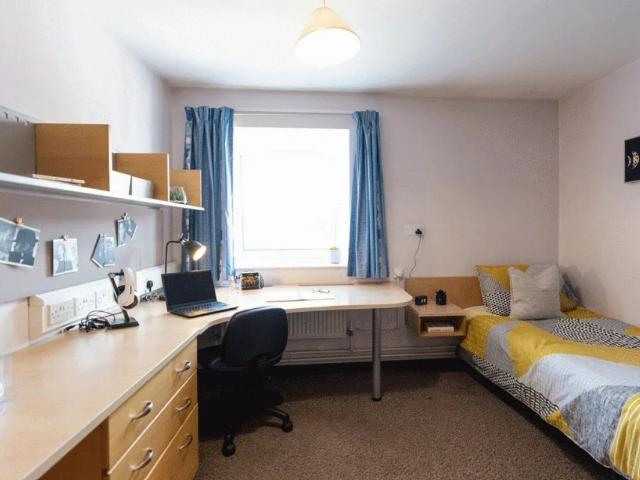 Room at Dale Road, Birmingham