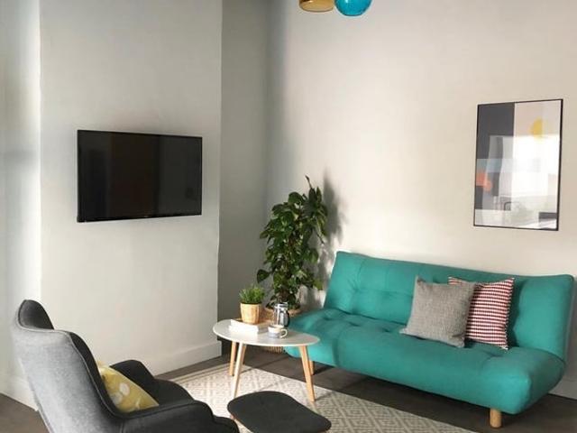 Room at Dale Terrace, Nottingham